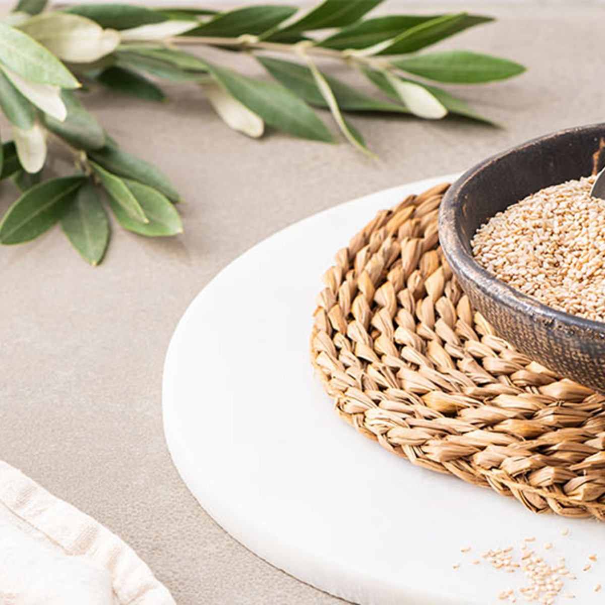 Warum ist Sesam so gesund? 6 Gründe, mehr Sesam zu essen.
